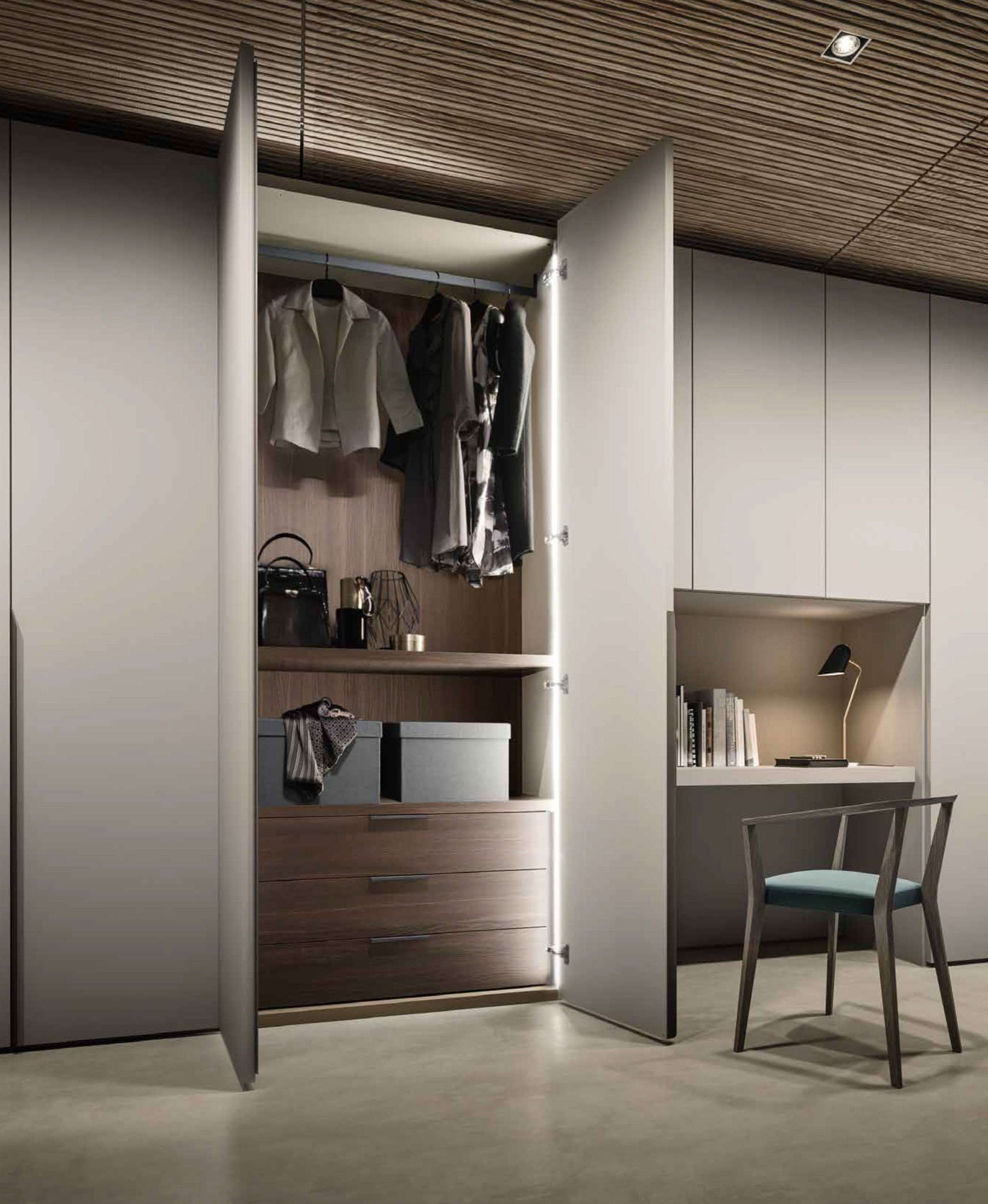 Dressing-aménagement-intérieur-avec-lumière-dans-montant - Meubles Aubin